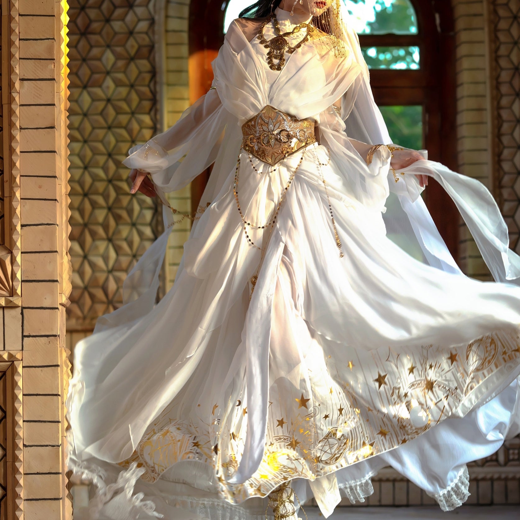 Tops, skirts, veils and accessories of mythical goddesses